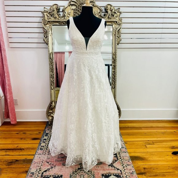 Private Label | Dresses | Lace Wedding Dress Sparkle Wedding Dress Plus ...